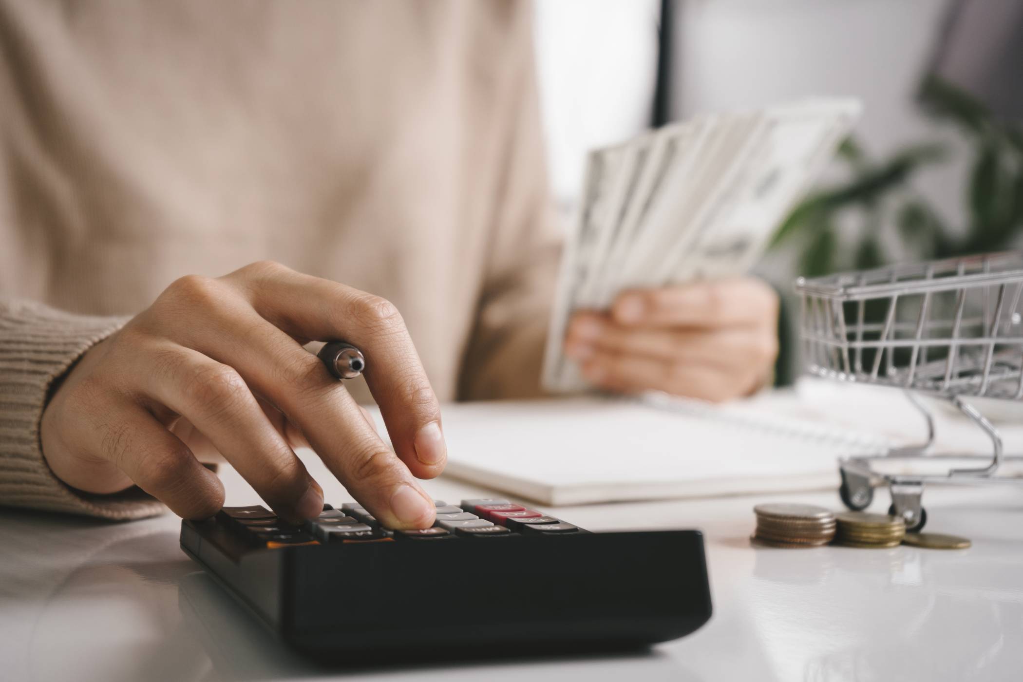 How does gender affect economic decision-making? · Business School